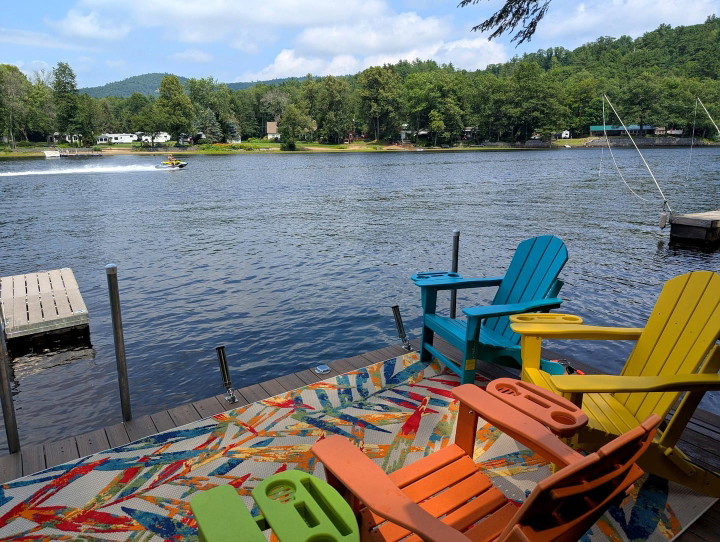 Private Dock! Golf, Hot Tub, Sparkling Clean - Corinth, NY