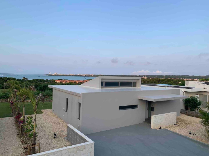 Sora-palm Trees And A Large Lawn, The Sea And Sunset From A Stylish Room - Ishigaki