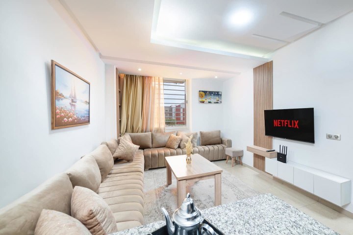Studio Chic En Ville : Piscine, Wi-fi, Parking. - Agadir