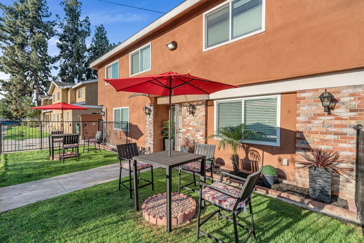 Spacious And Comfortable Downey Home With Patio - 세리토스
