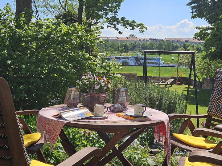 Cozy Garden Apartment On The River Elbe - Dresden