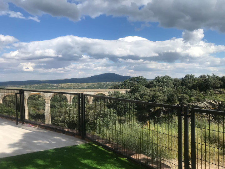 A Villa With The Best Views, A Swimming Pool And A Garden - Manzanares el Real