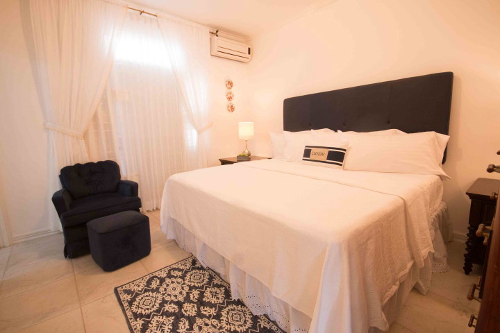 Kingston Executive Suite-kingsway - Kingston