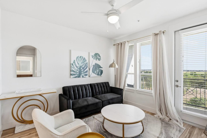 Modern 1br Retreat Near Pga & Universal Studios - Frisco, TX