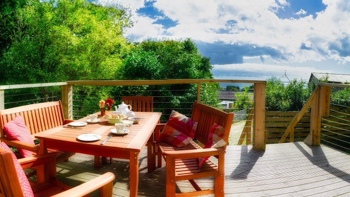 Lovely Lodge In The Woods Overlooking Mounts Bay. Sleeps 6. Private Parking. - Marazion