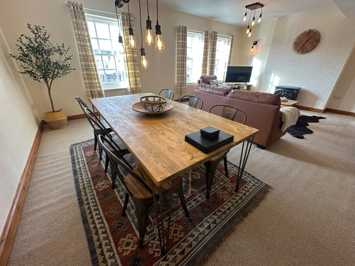 Riverside | River Views & Secure Parking - Brecon
