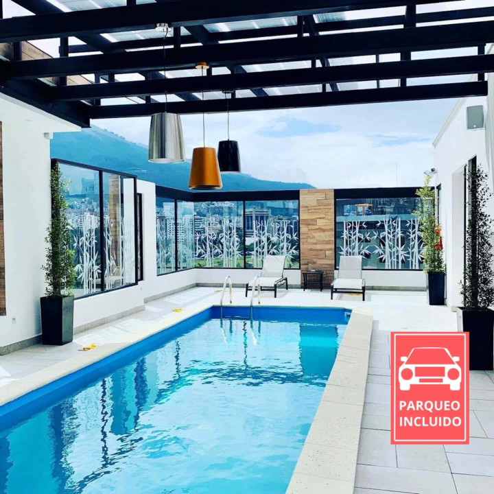 Suite, One Block From Parque La Carolina. - Quito
