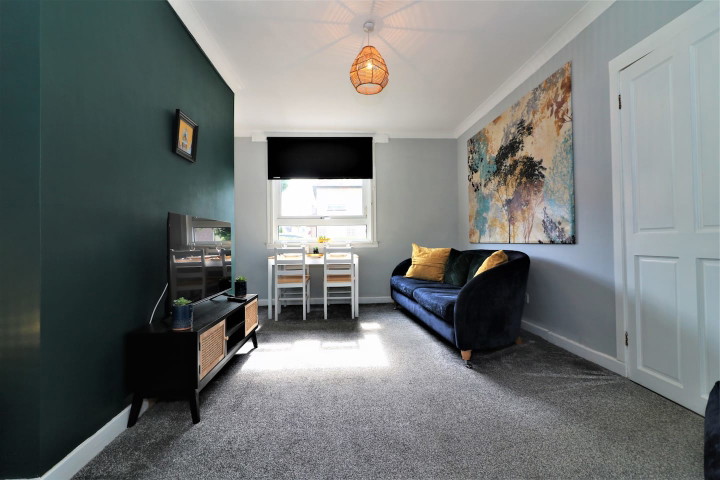 Stunning 2 Bedroom With Private Garden - Glasgow