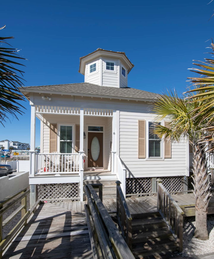 5 Star Reviews 3 Bedroom Luxury House W/pool, Steps From Beach, Sleeps 7, Shops - Atlantic Beach, NC