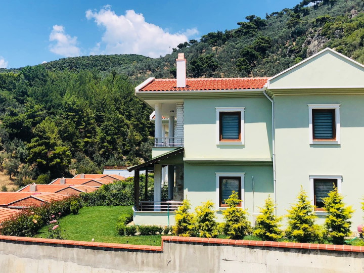 Kazdağlarında Deniz Manzaralı Lüks Villa - Altinoluk