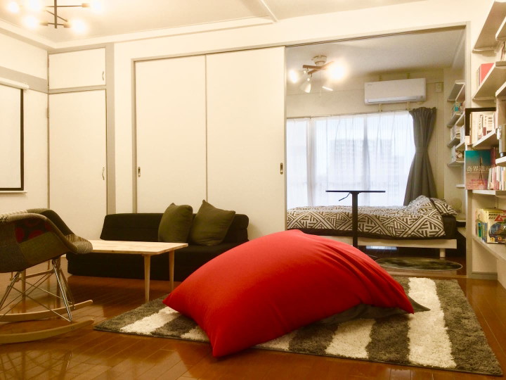 005. Library Room 11:00 C/o - Kumamoto, Japan