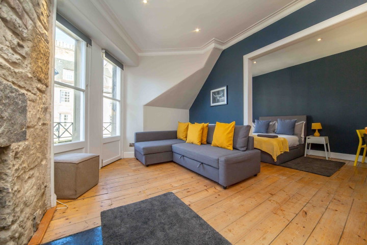 Royal Mile Studio Flat *Castle Views* - Edinburgh