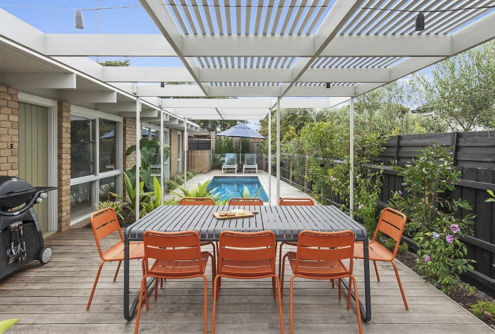 Dolphin  Solar Heated Pool, 1km Walk To The Bay - Rye