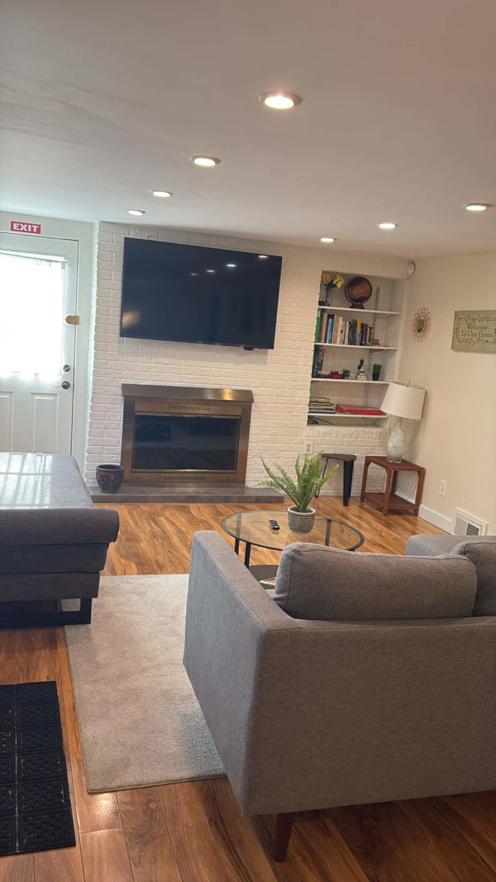 Stylish Aparment In Historic Quincy | Pet Friendly - Boston, MA