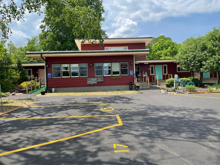 Farmhouse Cottage - Baraboo, WI