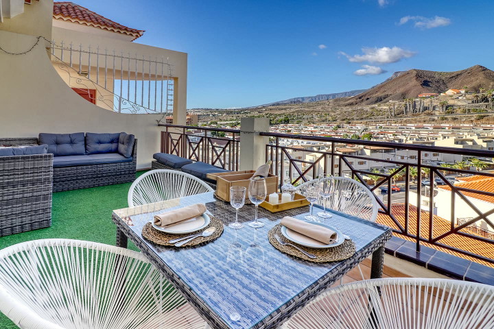 Two-floor Penthouse W/complex Pool & Outdoor Terra - Los Cristianos