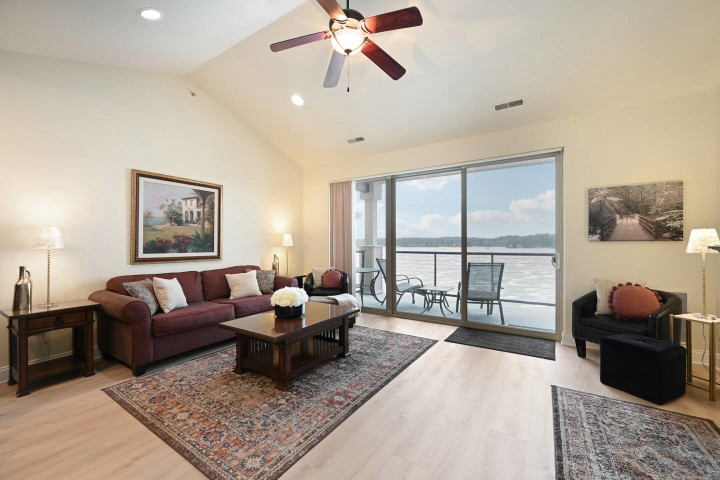 Top Floor Retreat At Delton Grand - Lake Delton, WI