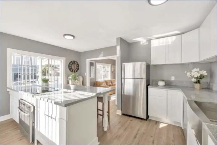 Furnished 2br Home Near Bart In East Oakland - Oakland, CA