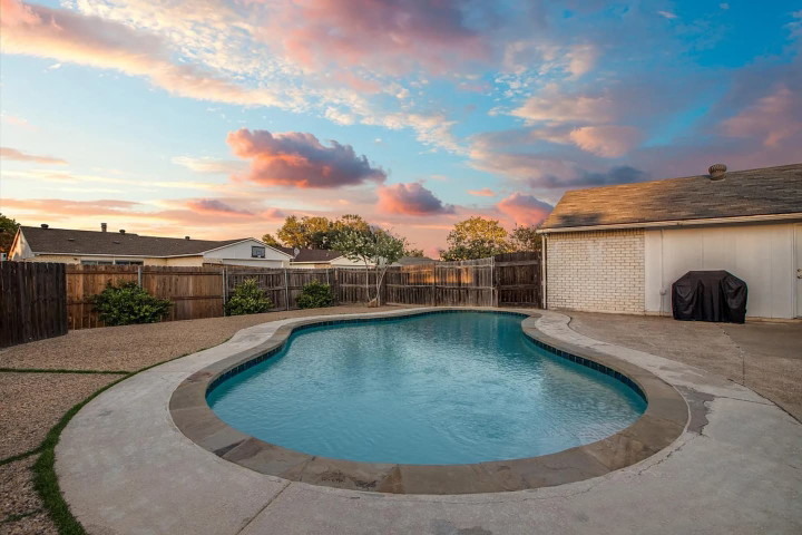 Pool Retreat | Near Legacy West | Sleeps 15 - Plano, TX