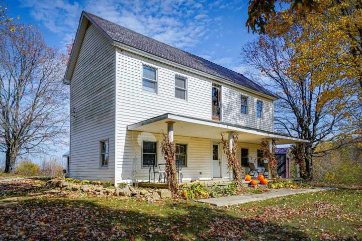 Spacious & Inviting Jackson Getaway W/ Fireplace! - Jackson, OH
