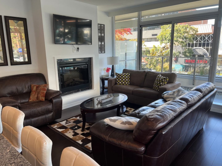Waterfalls Hotel Beautiful 2 Bed 2 Bath Condo - Saanich