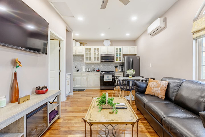 Sunny Studio Close To Everything - Norwalk, CA