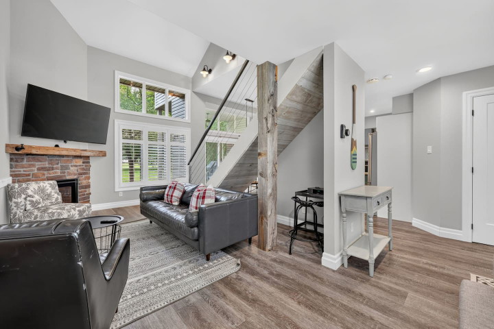 The Family Escape Townhome - Collingwood