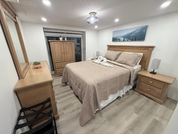 Cozy 2-bedroom Basement Suite In Laval - Montreal