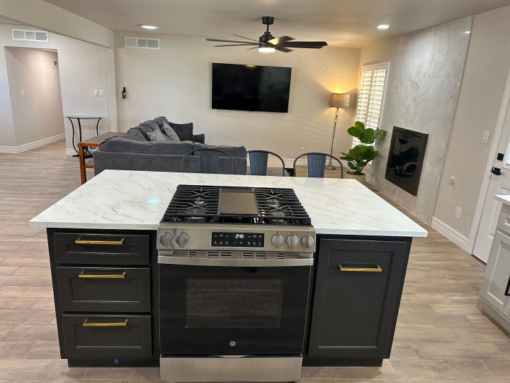 Swiming Pool - Spacious Family Retreat: 4 Bedroom - El Paso, TX