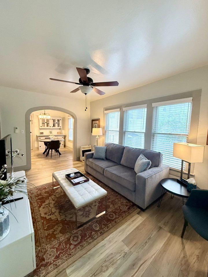 Carriage House Located In North Historic District - Palestine, TX