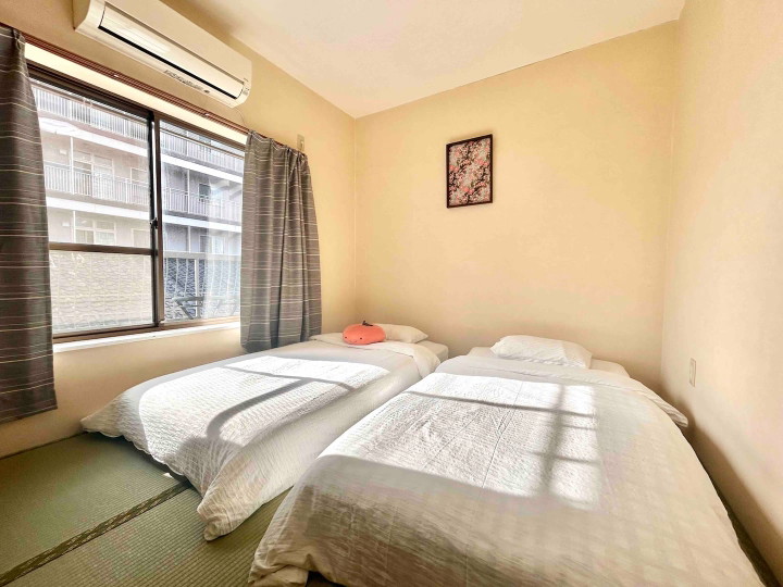 1 Stop To Namba, 3 Minutes, Direct To Kansai Airport & Tennoji, A Unique Guest House - 1k, 2 Single Mattresses, With Veranda B03 - Osaka