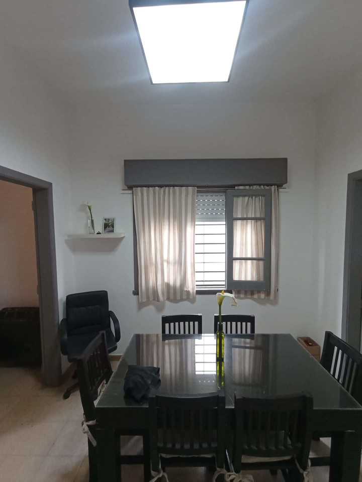 House A Few Blocks From Downtown - Zárate