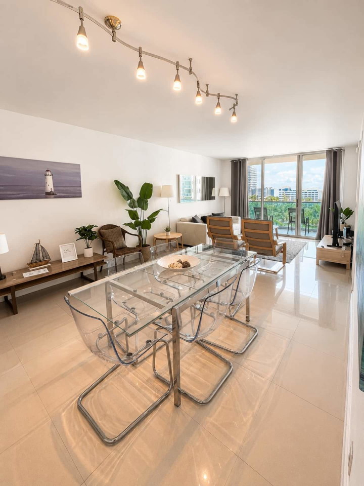 Ocean View Apartment 1bdr/1.5ba 7th Floor - North Miami Beach, FL