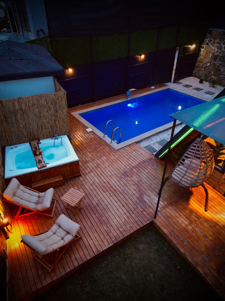 Acevia Bungalov
Sıcak Havuzlu Göl Manzaralı - Sakarya