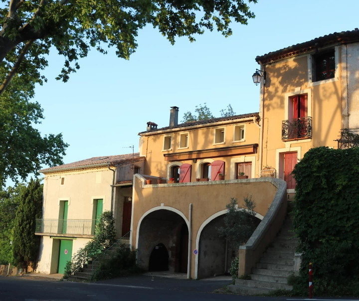 Artistss House In Rustic Village - Lac du Salagou