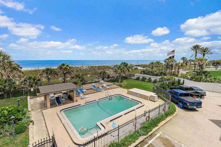Ocean Views, Balcony, Private Pool & Beach Access, - Neptune Beach, FL