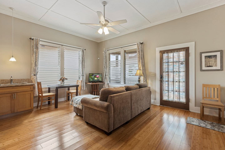 Cute Plantation Cottage; Walk Into Wailuku Town! - Maui, HI