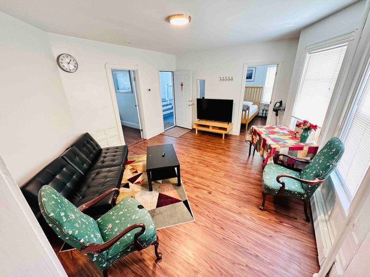 Large 3brapt With Private Parking Near Beach - Hull, MA