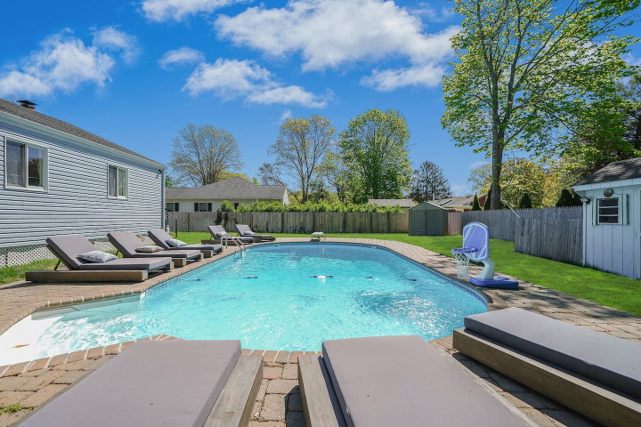 Hamptons Family Getaway. Pool, Mins To Beach - Hampton Bays, NY