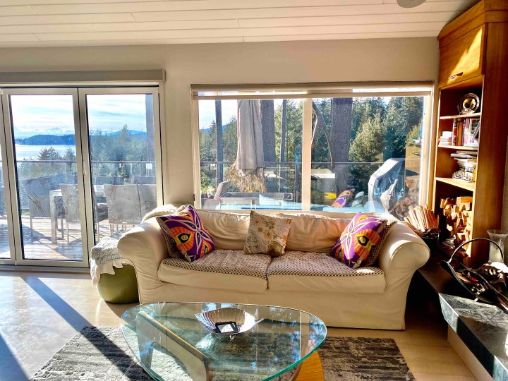 Oceanview Sunset Deck 2 Bedroom Beauty #00001127 - Bowen Island