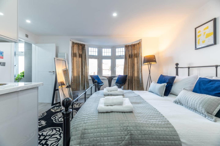 Modern Studio Near London | Ev Charger - Surbiton