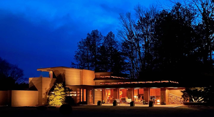 Still Bend/frank Lloyd Wright's Schwartz House - Two Rivers, WI