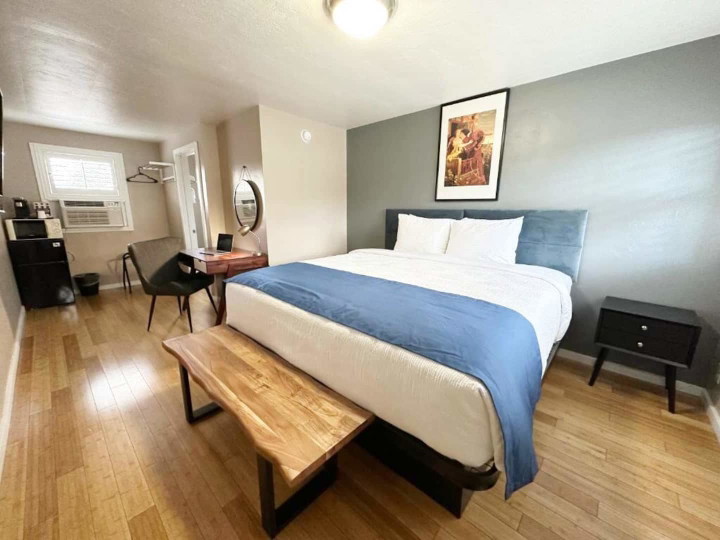 Ashland Motel, King Room - Ashland, OR
