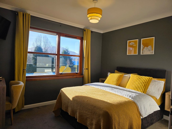 Double Bedroom With Mountain View - Spean Bridge