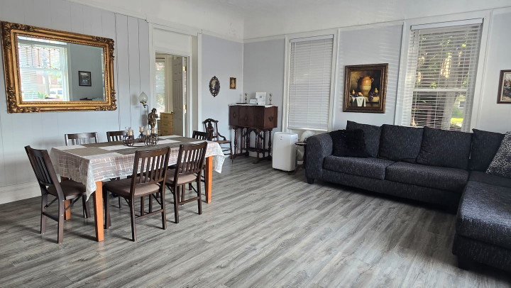 1 Historic 2 Br Appt. Place Near The River - Rockford, IL