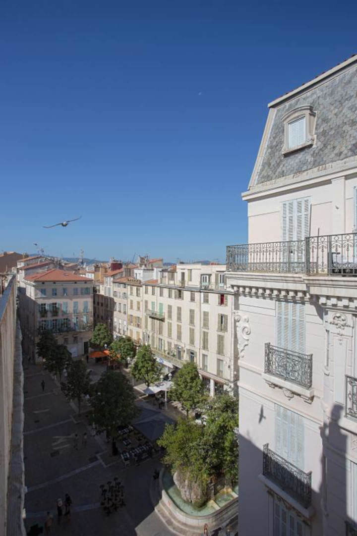 Vue Toits Hypercentre Climatisé Avec Ascenseur - Toulon
