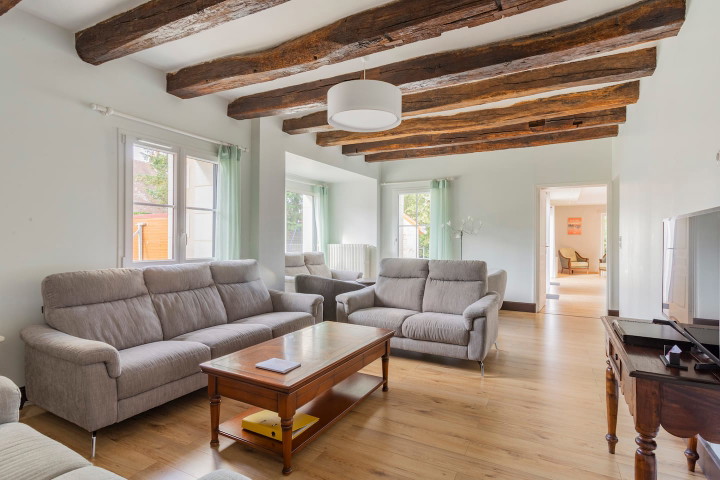 Gîte Pour 6 à 15 Personnes, Avec Verger, En Ville. - Tours