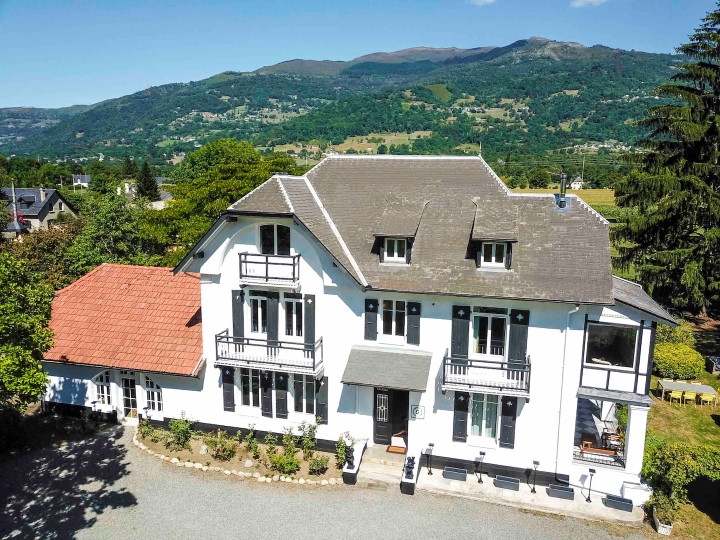 Luxury Pyrenees Villa, Pool, Views, Gardens, Gym - Cauterets