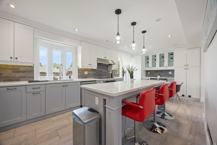 Luxury & Stylish 3bd | Chefs Kitchen & Cozy - Ajax