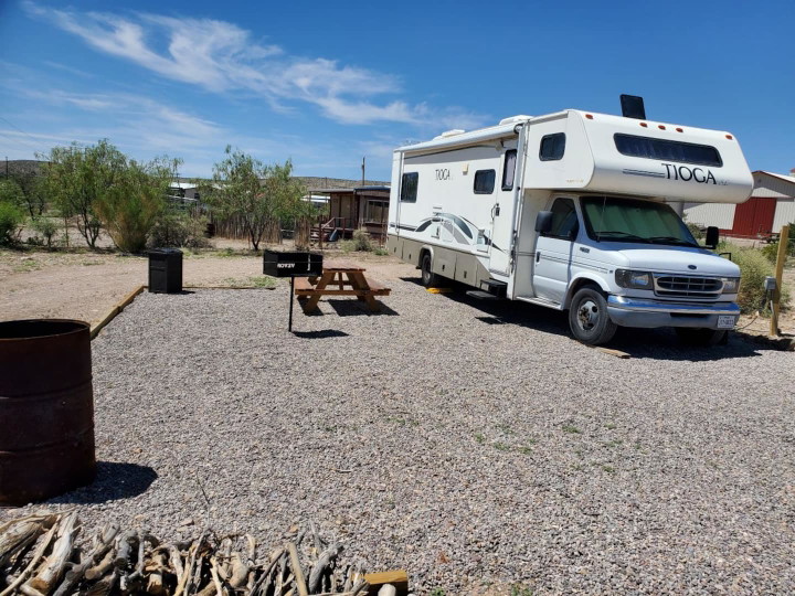 Spacious Rv Sleeps Five Adults. Near Caballo Lake - New Mexico